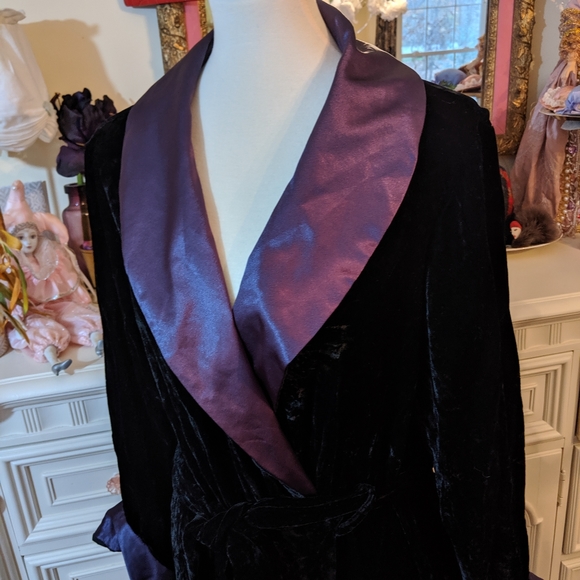 Vintage | Intimates & Sleepwear | Vintage Velvet Robe | Poshmark
